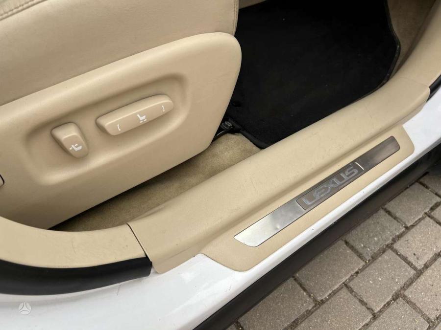 Balts Lexus RX 450h 2011 Viļņa, ar dzinēja tilpumu 0.00 L un nobraukumu 239 tūkst. km par 7999 €, foto 16 vietnē AUTOMOTO.COM.LV