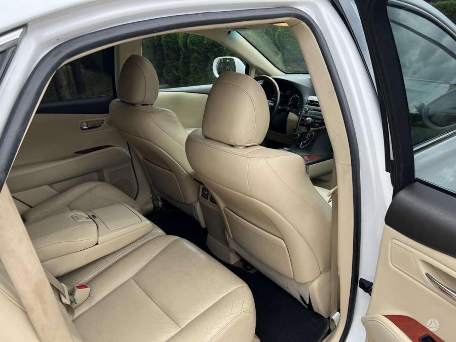 Balts Lexus RX 450h 2011 Viļņa, ar dzinēja tilpumu 0.00 L un nobraukumu 239 tūkst. km par 7999 €, foto 19 vietnē AUTOMOTO.COM.LV