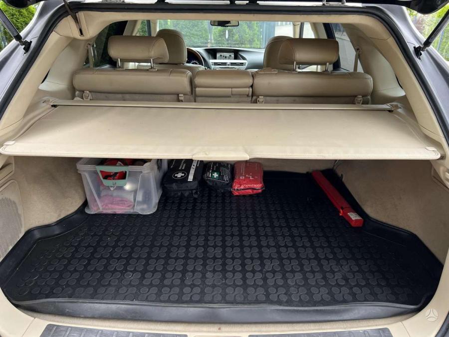 Balts Lexus RX 450h 2011 Viļņa, ar dzinēja tilpumu 0.00 L un nobraukumu 239 tūkst. km par 7999 €, foto 30 vietnē AUTOMOTO.COM.LV