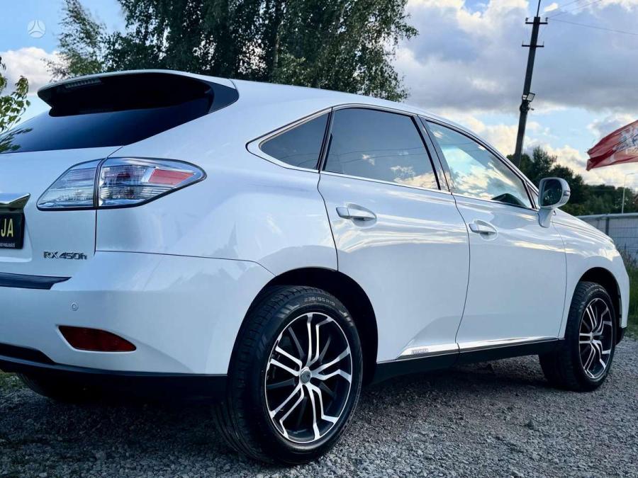 Balts Lexus RX 450h 2011 Šauļi, ar dzinēja tilpumu 3.50 L un nobraukumu 289 tūkst. km par 13650 €, foto 9 vietnē AUTOMOTO.COM.LV