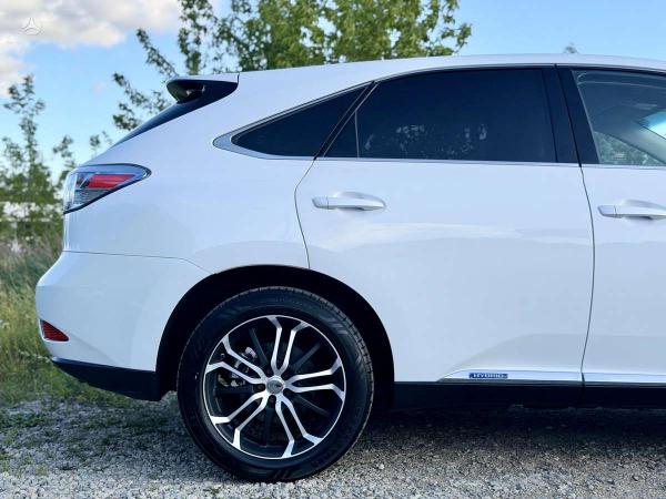 Balts Lexus RX 450h 2011 Šauļi, ar dzinēja tilpumu 3.50 L un nobraukumu 289 tūkst. km par 13650 €, foto 9 vietnē AUTOMOTO.COM.LV