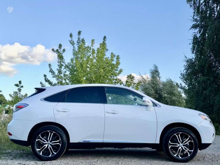 Balts Lexus RX 450h 2011 Šauļi, ar dzinēja tilpumu 3.50 L un nobraukumu 289 tūkst. km par 13650 €, foto 15 vietnē AUTOMOTO.COM.LV