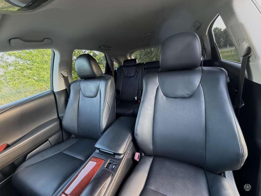 Balts Lexus RX 450h 2011 Šauļi, ar dzinēja tilpumu 3.50 L un nobraukumu 289 tūkst. km par 13650 €, foto 30 vietnē AUTOMOTO.COM.LV