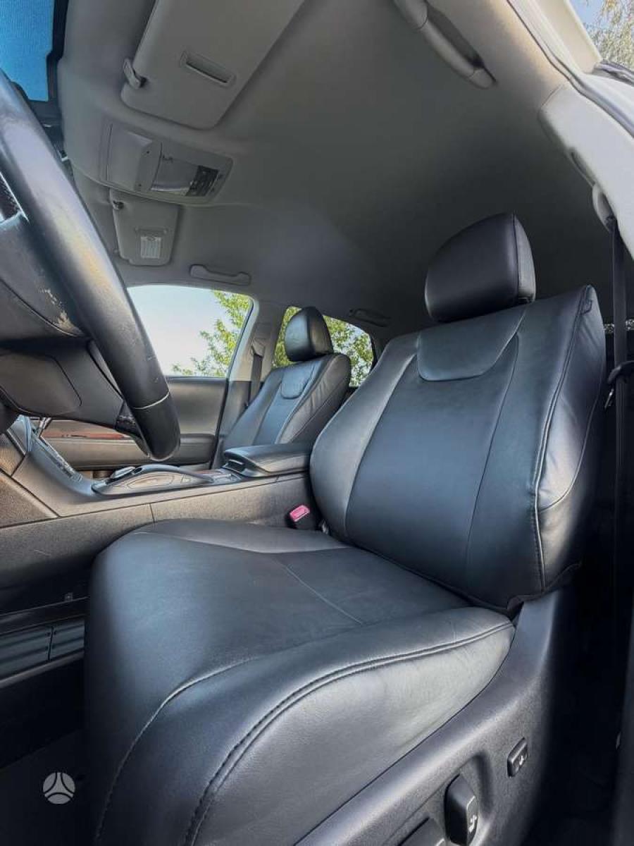 Balts Lexus RX 450h 2011 Šauļi, ar dzinēja tilpumu 3.50 L un nobraukumu 289 tūkst. km par 13650 €, foto 32 vietnē AUTOMOTO.COM.LV