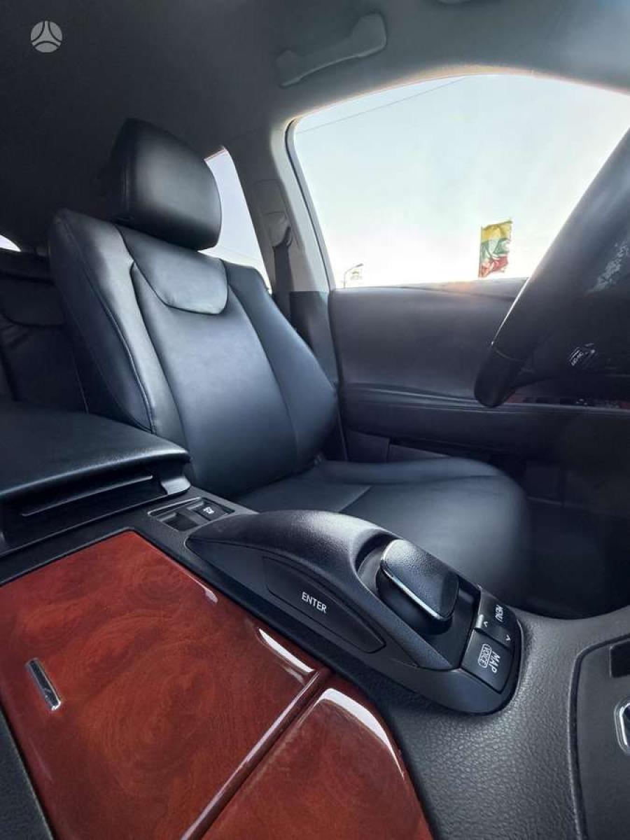 Balts Lexus RX 450h 2011 Šauļi, ar dzinēja tilpumu 3.50 L un nobraukumu 289 tūkst. km par 13650 €, foto 34 vietnē AUTOMOTO.COM.LV
