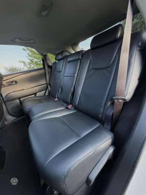 Balts Lexus RX 450h 2011 Šauļi, ar dzinēja tilpumu 3.50 L un nobraukumu 289 tūkst. km par 13650 €, foto 36 vietnē AUTOMOTO.COM.LV