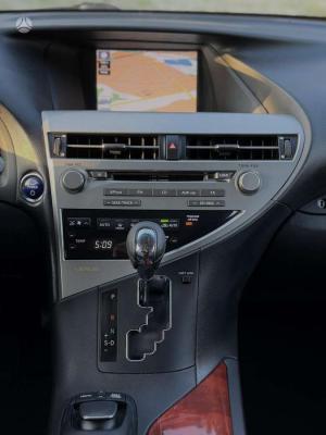 Balts Lexus RX 450h 2011 Šauļi, ar dzinēja tilpumu 3.50 L un nobraukumu 289 tūkst. km par 13650 €, foto 40 vietnē AUTOMOTO.COM.LV