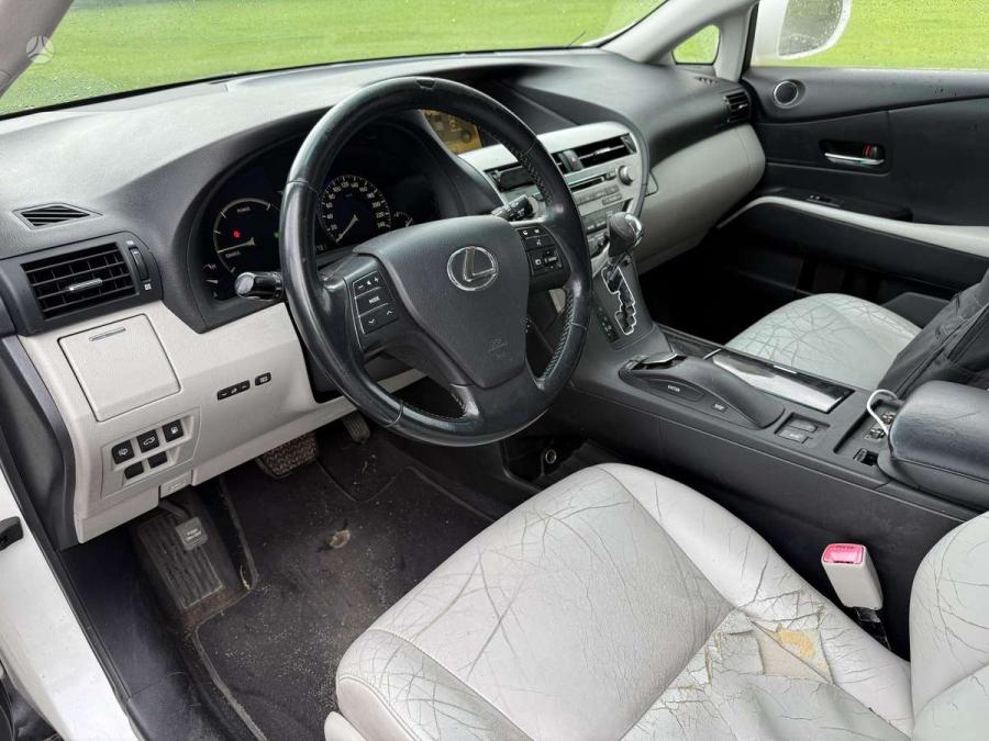 Balts Lexus RX 450h 2011 Kauņa, ar dzinēja tilpumu 3.46 L un nobraukumu 310 tūkst. km par 7700 €, foto 8 vietnē AUTOMOTO.COM.LV