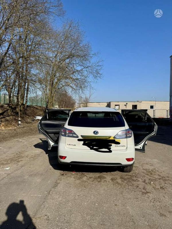 White Lexus RX 450h 2011 in Vilnius, with an engine capacity of 3.46 L and mileage of 161 thousand km for 14000 €, photo 2 on AUTOMOTO.COM.LV