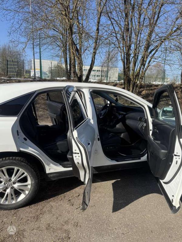 White Lexus RX 450h 2011 in Vilnius, with an engine capacity of 3.46 L and mileage of 161 thousand km for 14000 €, photo 3 on AUTOMOTO.COM.LV