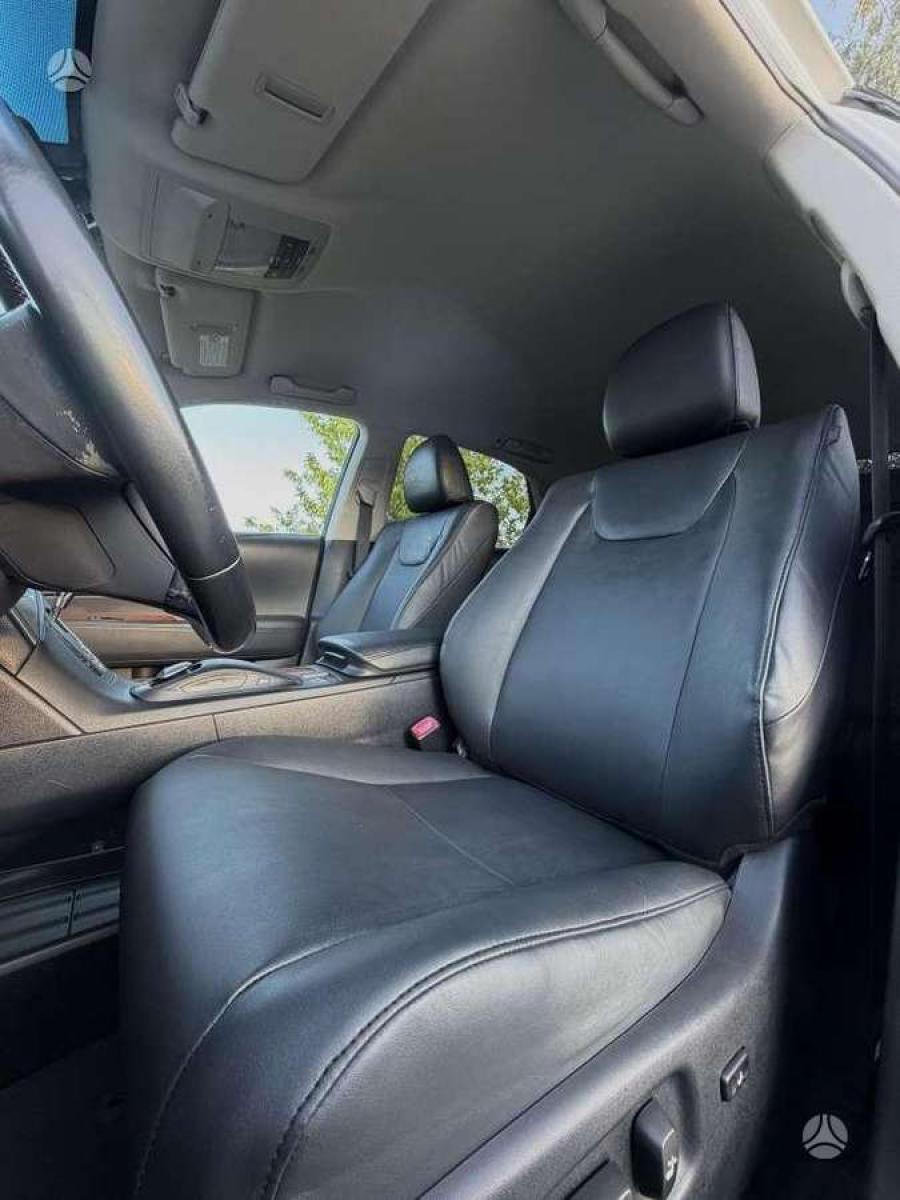 White Lexus RX 450h 2011 in Siauliai, with an engine capacity of 3.50 L and mileage of 289 thousand km for 13650 €, photo 34 on AUTOMOTO.COM.LV