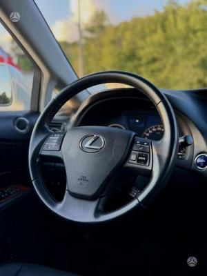 White Lexus RX 450h 2011 in Siauliai, with an engine capacity of 3.50 L and mileage of 289 thousand km for 13650 €, photo 28 on AUTOMOTO.COM.LV