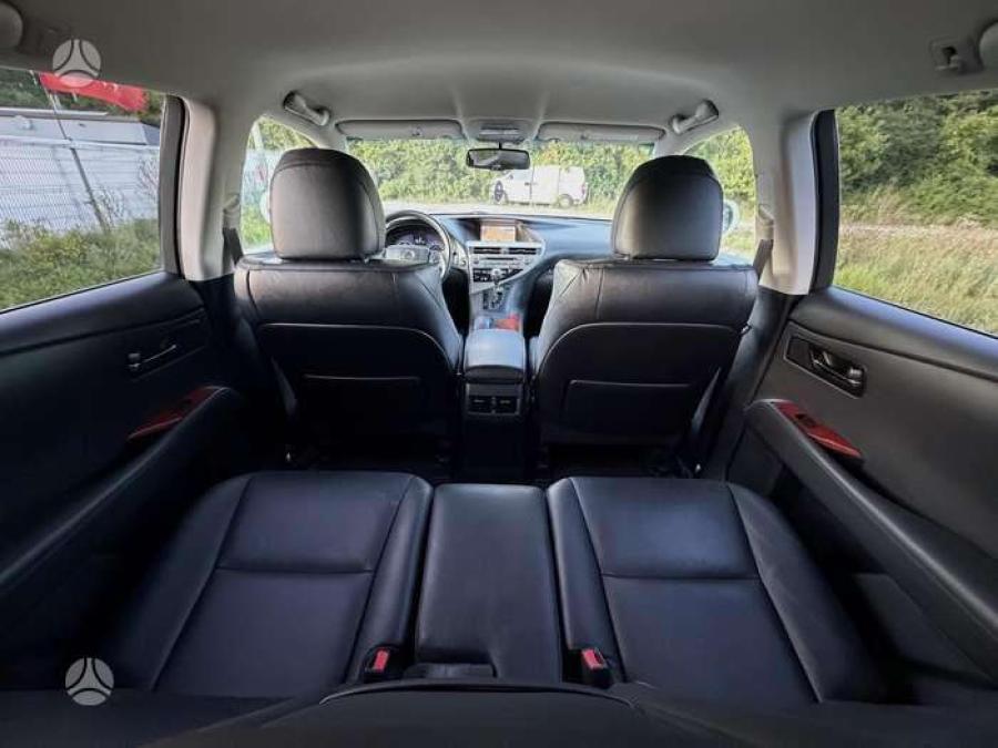 White Lexus RX 450h 2011 in Siauliai, with an engine capacity of 3.50 L and mileage of 289 thousand km for 13650 €, photo 38 on AUTOMOTO.COM.LV