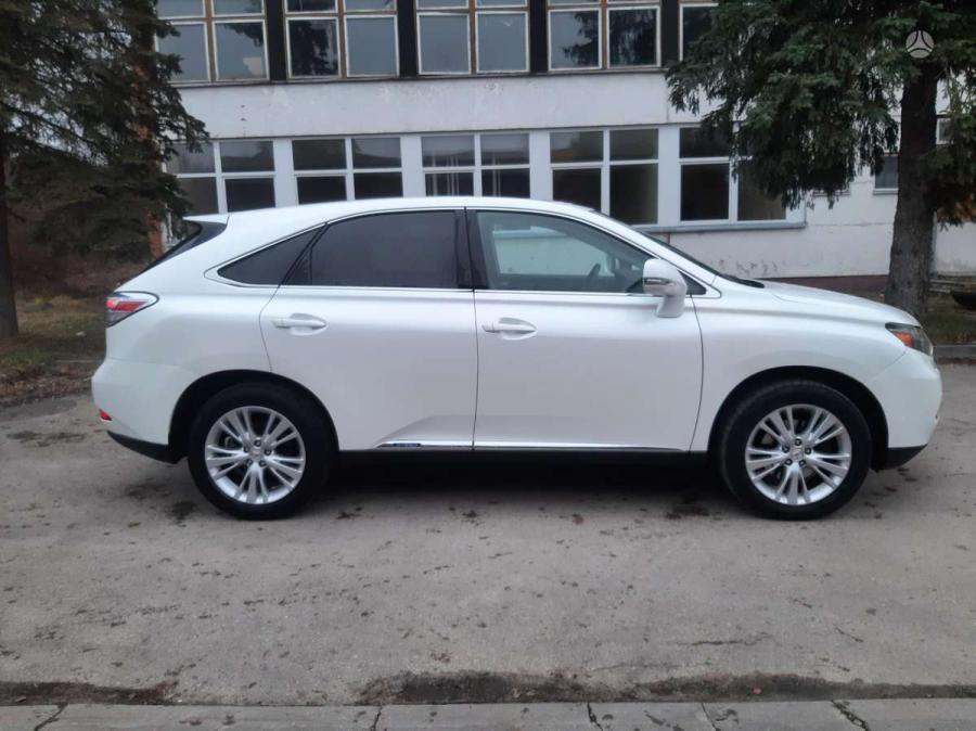 White Lexus RX 450h 2012 in Alytus, with an engine capacity of 3.46 L and mileage of 365 thousand km for 10700 €, photo 4 on AUTOMOTO.COM.LV