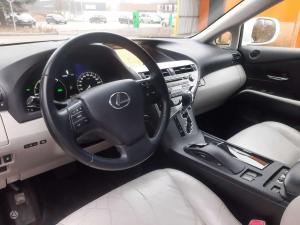 White Lexus RX 450h 2012 in Alytus, with an engine capacity of 3.46 L and mileage of 365 thousand km for 10700 €, photo 9 on AUTOMOTO.COM.LV