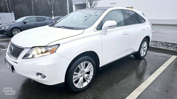 White Lexus RX 450h 2012 in Vilnius, with an engine capacity of 3.50 L and mileage of 311 thousand km for 10000 €, photo 1 on AUTOMOTO.COM.LV