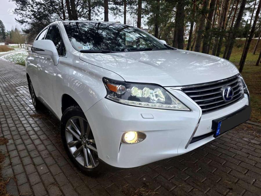 White Lexus RX 450h 2012 in Utena, with an engine capacity of 3.46 L and mileage of 237 thousand km for 13900 €, photo 1 on AUTOMOTO.COM.LV
