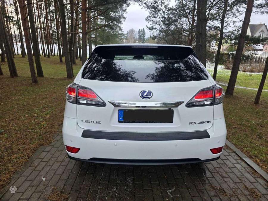 White Lexus RX 450h 2012 in Utena, with an engine capacity of 3.46 L and mileage of 237 thousand km for 13900 €, photo 27 on AUTOMOTO.COM.LV
