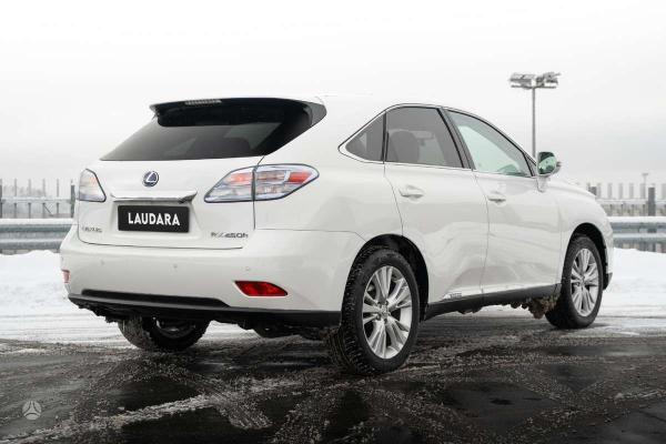 Balts Lexus RX 450h 2012 Viļņa, ar dzinēja tilpumu 3.46 L un nobraukumu 312 tūkst. km par 9950 €, foto 6 vietnē AUTOMOTO.COM.LV