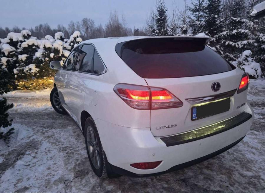 White Lexus RX 450h 2012 in Utena, with an engine capacity of 3.46 L and mileage of 237 thousand km for 12900 €, photo 3 on AUTOMOTO.COM.LV