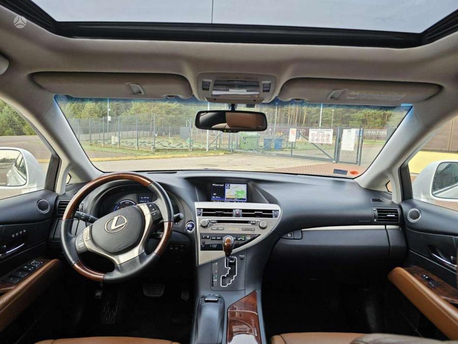 White Lexus RX 450h 2012 in Utena, with an engine capacity of 3.46 L and mileage of 237 thousand km for 12900 €, photo 15 on AUTOMOTO.COM.LV