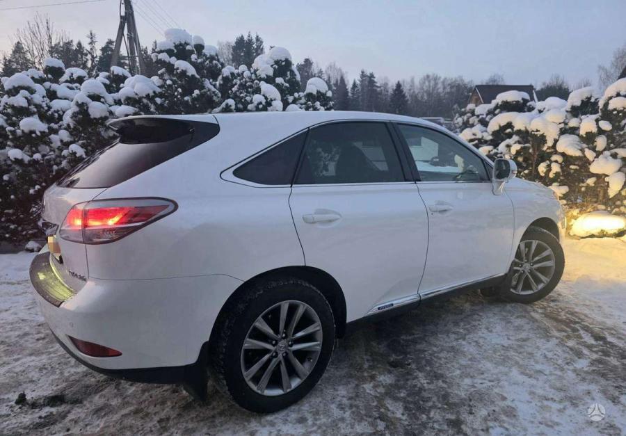 White Lexus RX 450h 2012 in Utena, with an engine capacity of 3.46 L and mileage of 237 thousand km for 12900 €, photo 38 on AUTOMOTO.COM.LV
