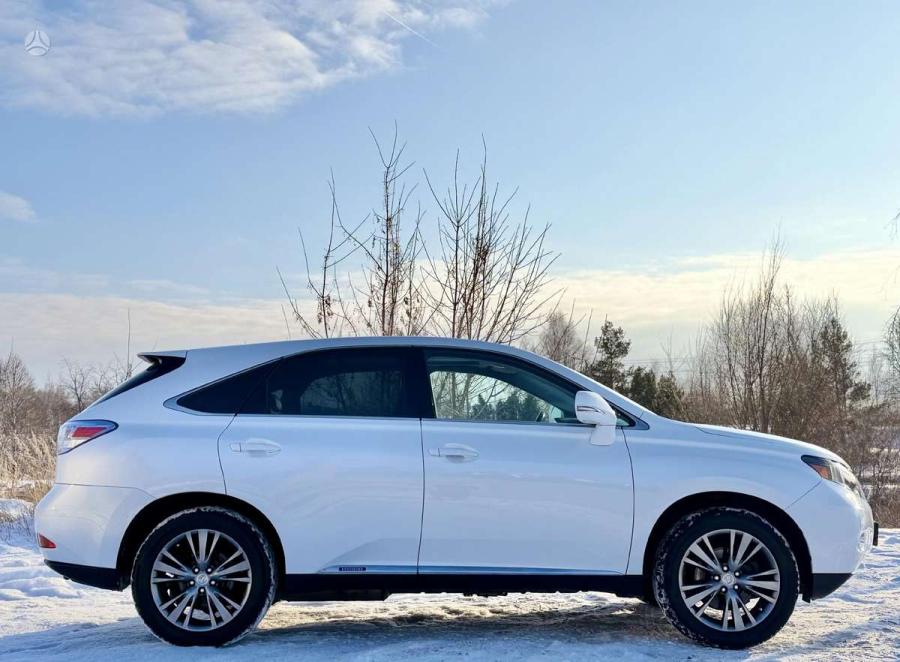 White Lexus RX 450h 2012 in Siauliai, with an engine capacity of 3.46 L and mileage of 269 thousand km for 13750 €, photo 14 on AUTOMOTO.COM.LV
