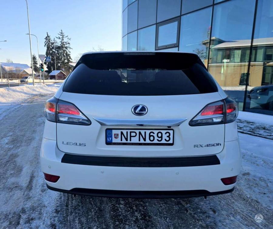 White Lexus RX 450h 2012 in Vilnius, with an engine capacity of 3.46 L and mileage of 237 thousand km for 13900 €, photo 5 on AUTOMOTO.COM.LV