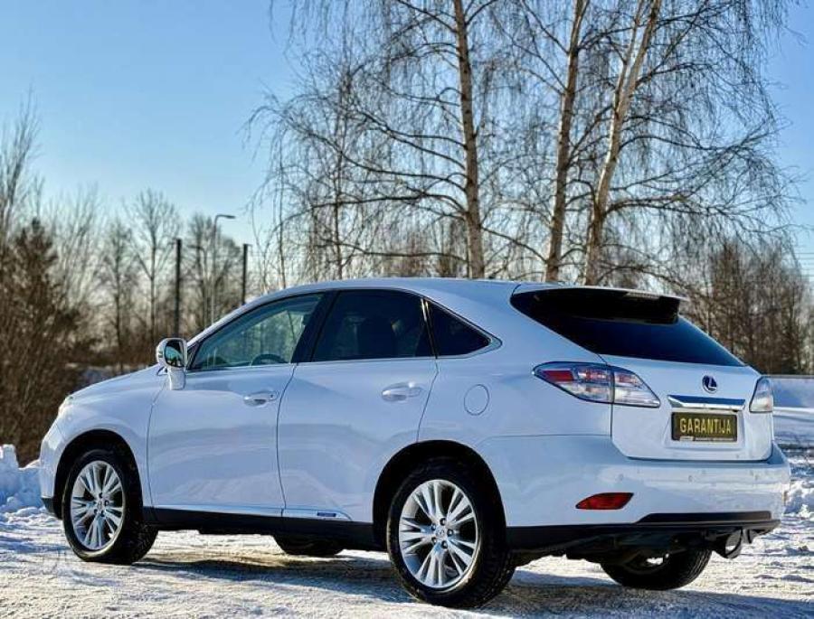 White Lexus RX 450h 2012 in Siauliai, with an engine capacity of 3.46 L and mileage of 289 thousand km for 14199 €, photo 3 on AUTOMOTO.COM.LV