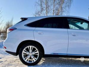 White Lexus RX 450h 2012 in Siauliai, with an engine capacity of 3.46 L and mileage of 289 thousand km for 14199 €, photo 9 on AUTOMOTO.COM.LV
