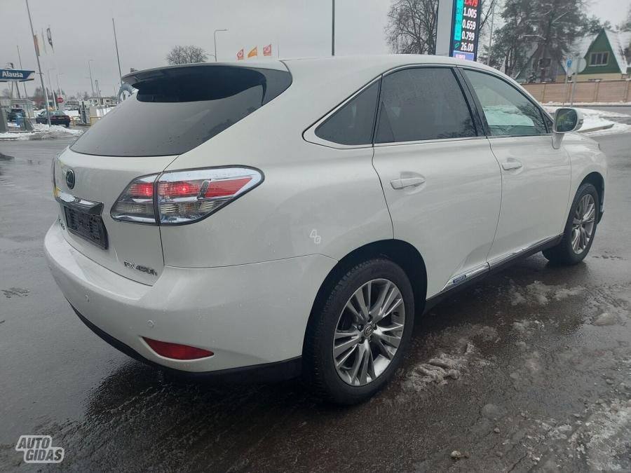White Lexus RX 450h 2012 in Vilnius, with an engine capacity of 3.50 L and mileage of 274 thousand km for 11450 €, photo 3 on AUTOMOTO.COM.LV