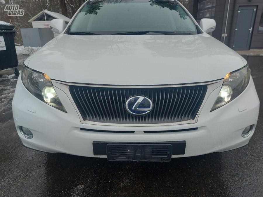 White Lexus RX 450h 2012 in Vilnius, with an engine capacity of 3.50 L and mileage of 274 thousand km for 11450 €, photo 8 on AUTOMOTO.COM.LV