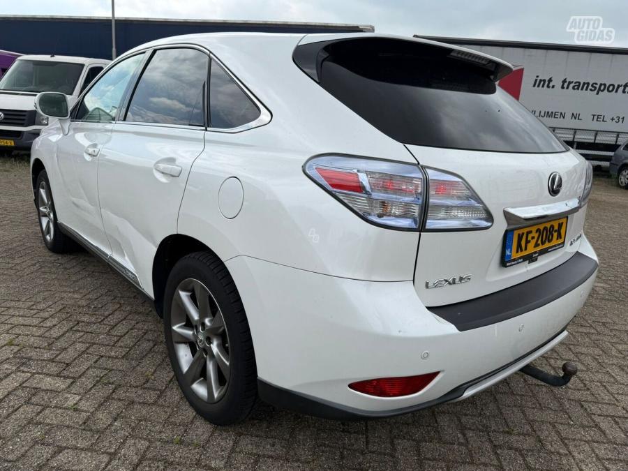 White Lexus RX 450h 2012 in Kaunas, with an engine capacity of 3.50 L and mileage of 269 thousand km for 11650 €, photo 5 on AUTOMOTO.COM.LV