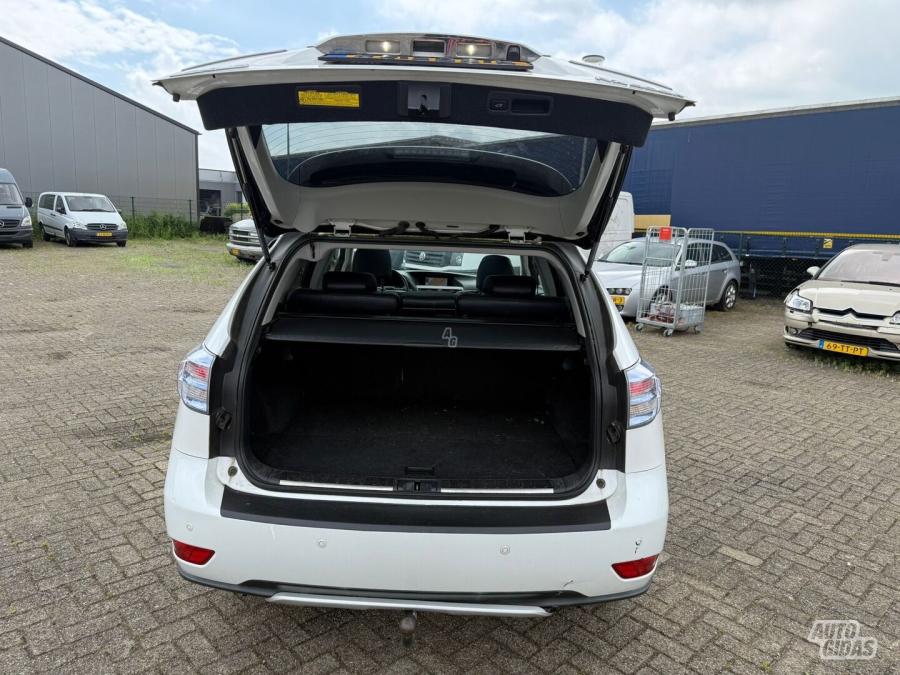 White Lexus RX 450h 2012 in Kaunas, with an engine capacity of 3.50 L and mileage of 269 thousand km for 11650 €, photo 10 on AUTOMOTO.COM.LV