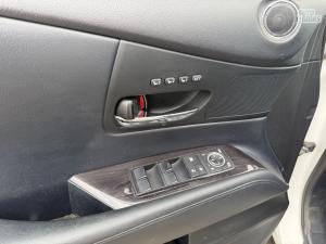 White Lexus RX 450h 2012 in Kaunas, with an engine capacity of 3.50 L and mileage of 269 thousand km for 11650 €, photo 15 on AUTOMOTO.COM.LV