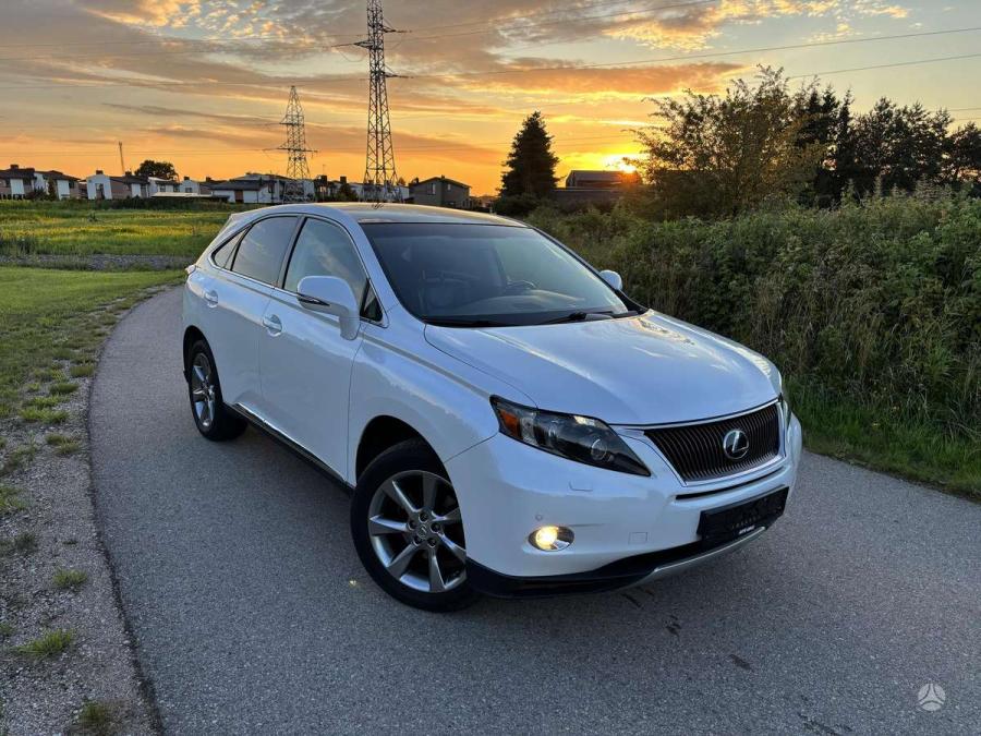 White Lexus RX 450h 2012 in Kaunas, with an engine capacity of 3.46 L and mileage of 267 thousand km for 11350 €, photo 4 on AUTOMOTO.COM.LV
