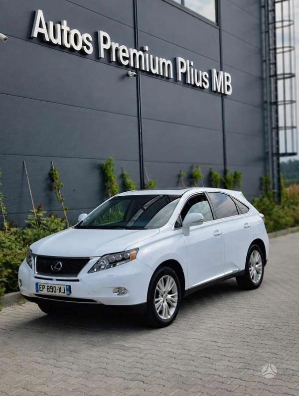 White Lexus RX 450h 2012 in Vilnius, with an engine capacity of 3.46 L and mileage of 298 thousand km for 11700 €, photo 1 on AUTOMOTO.COM.LV