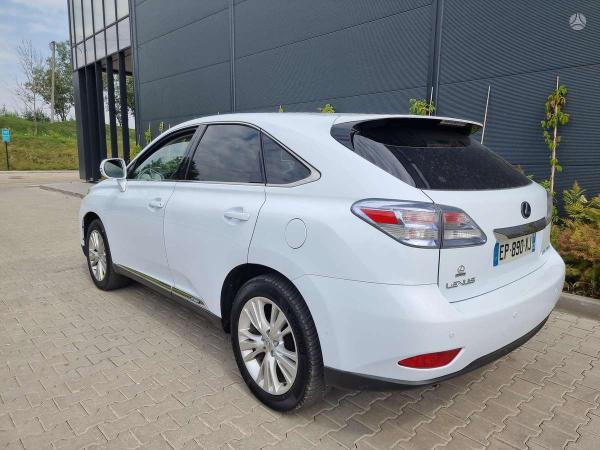 White Lexus RX 450h 2012 in Vilnius, with an engine capacity of 3.46 L and mileage of 298 thousand km for 11700 €, photo 4 on AUTOMOTO.COM.LV
