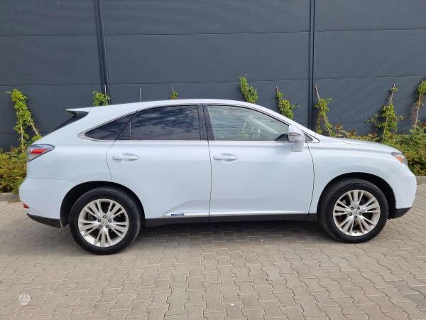 White Lexus RX 450h 2012 in Vilnius, with an engine capacity of 3.46 L and mileage of 298 thousand km for 11700 €, photo 7 on AUTOMOTO.COM.LV