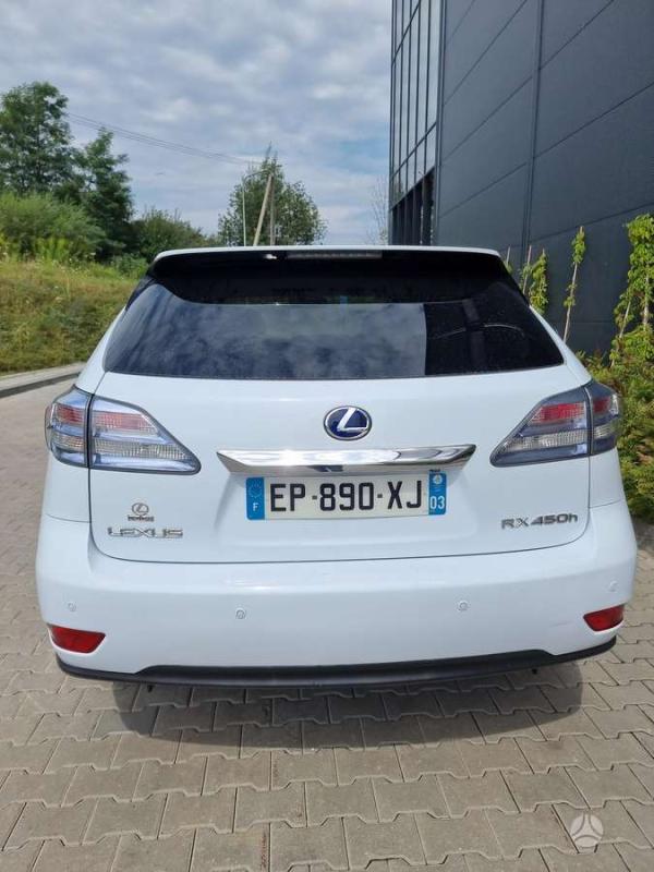 White Lexus RX 450h 2012 in Vilnius, with an engine capacity of 3.46 L and mileage of 298 thousand km for 11700 €, photo 9 on AUTOMOTO.COM.LV
