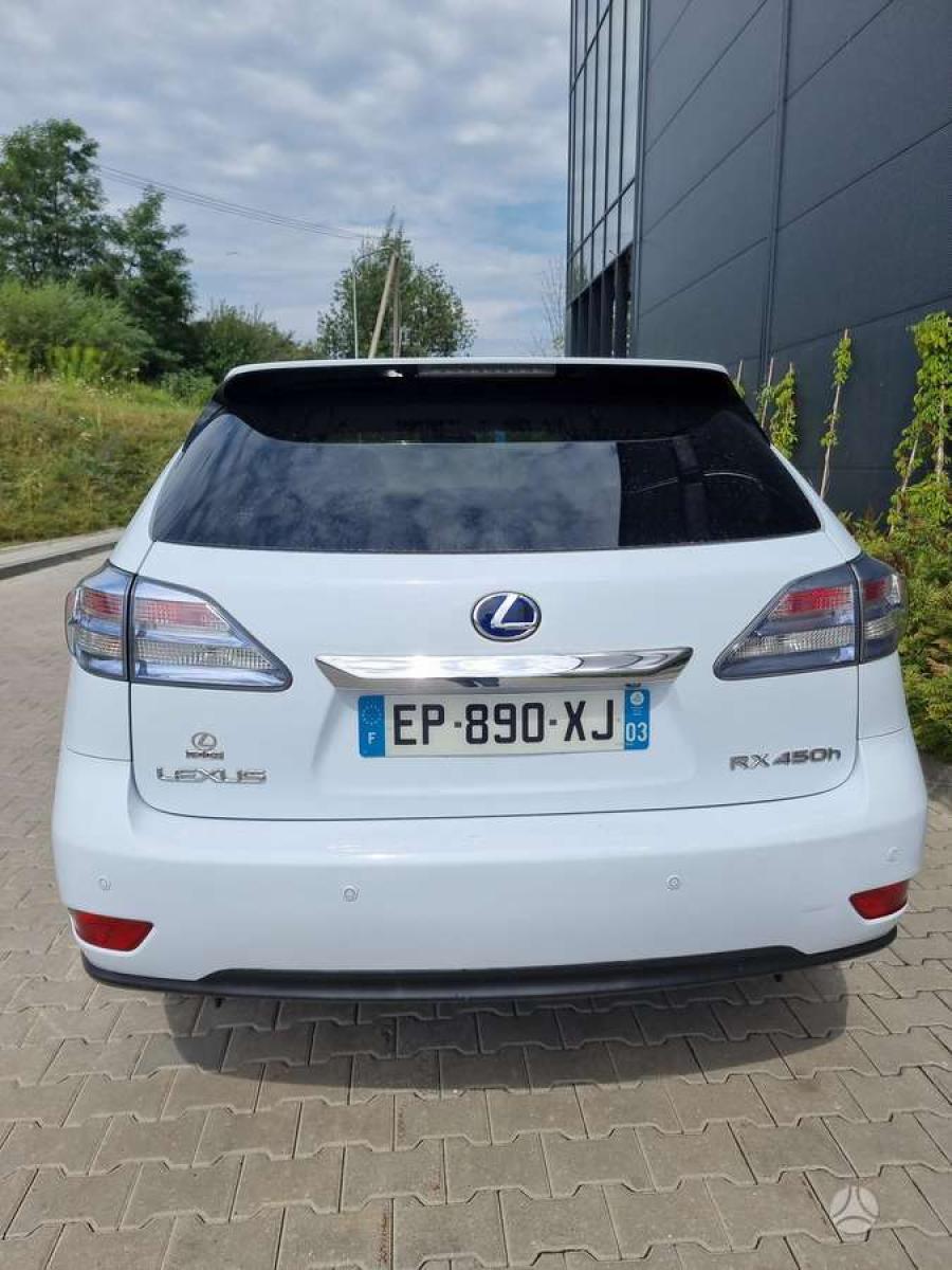 White Lexus RX 450h 2012 in Vilnius, with an engine capacity of 3.46 L and mileage of 298 thousand km for 11700 €, photo 10 on AUTOMOTO.COM.LV