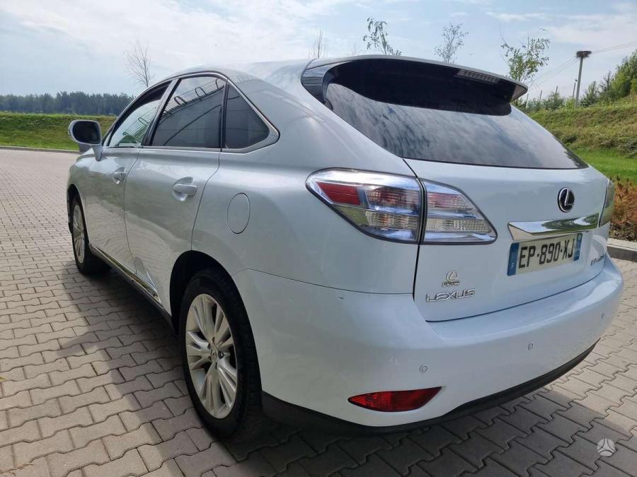 White Lexus RX 450h 2012 in Vilnius, with an engine capacity of 3.46 L and mileage of 298 thousand km for 11700 €, photo 11 on AUTOMOTO.COM.LV
