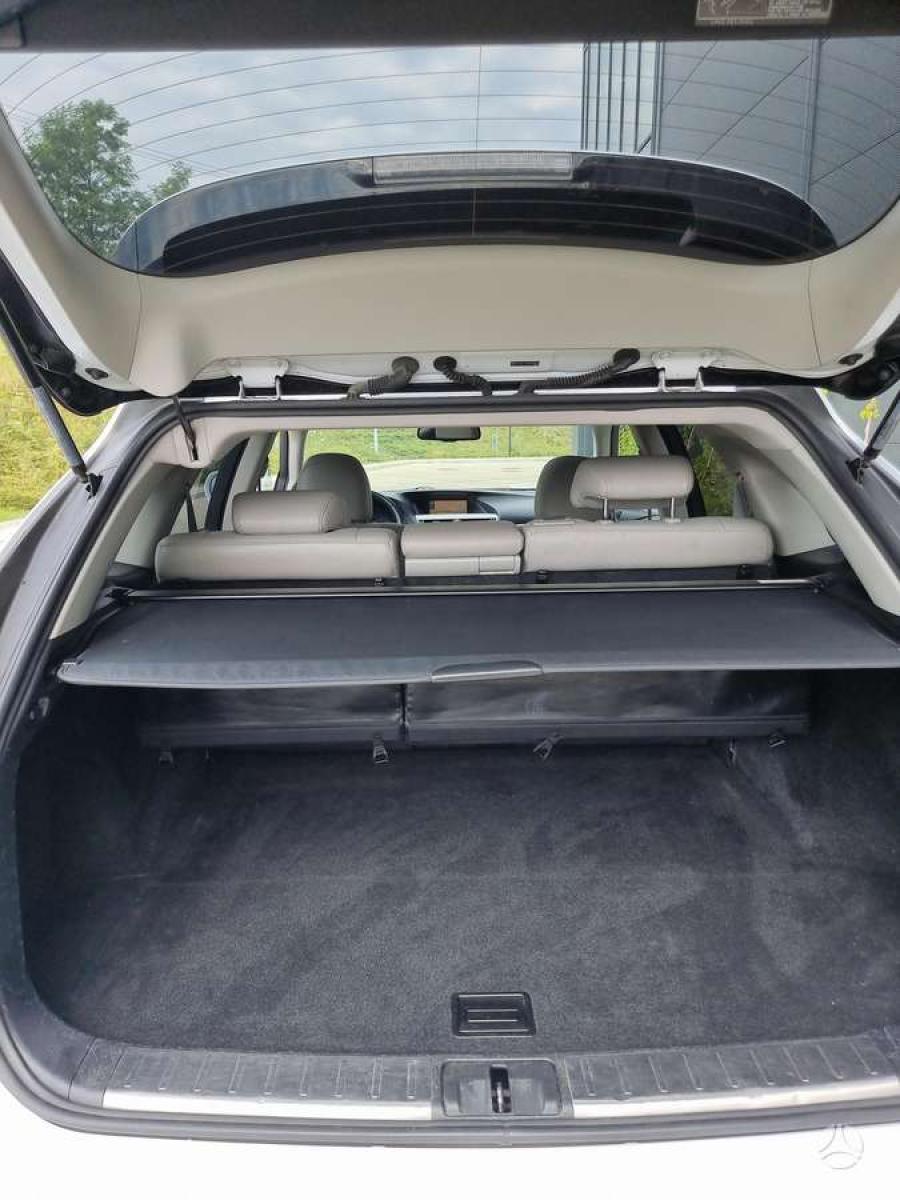 White Lexus RX 450h 2012 in Vilnius, with an engine capacity of 3.46 L and mileage of 298 thousand km for 11700 €, photo 12 on AUTOMOTO.COM.LV