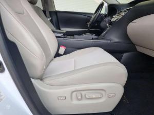White Lexus RX 450h 2012 in Vilnius, with an engine capacity of 3.46 L and mileage of 298 thousand km for 11700 €, photo 17 on AUTOMOTO.COM.LV