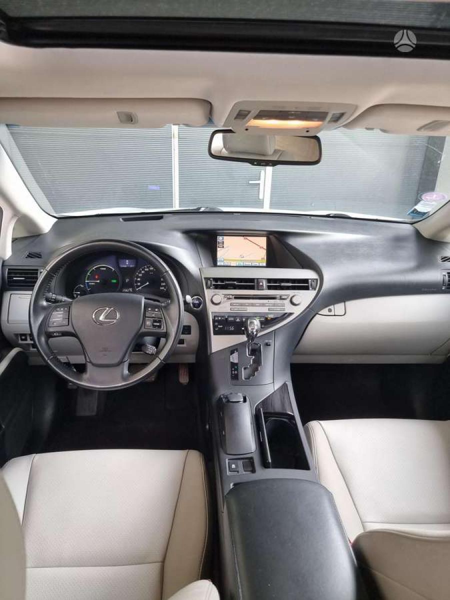 White Lexus RX 450h 2012 in Vilnius, with an engine capacity of 3.46 L and mileage of 298 thousand km for 11700 €, photo 18 on AUTOMOTO.COM.LV