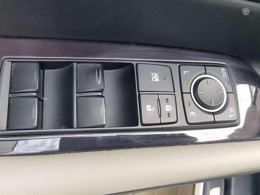 White Lexus RX 450h 2012 in Vilnius, with an engine capacity of 3.46 L and mileage of 298 thousand km for 11700 €, photo 25 on AUTOMOTO.COM.LV