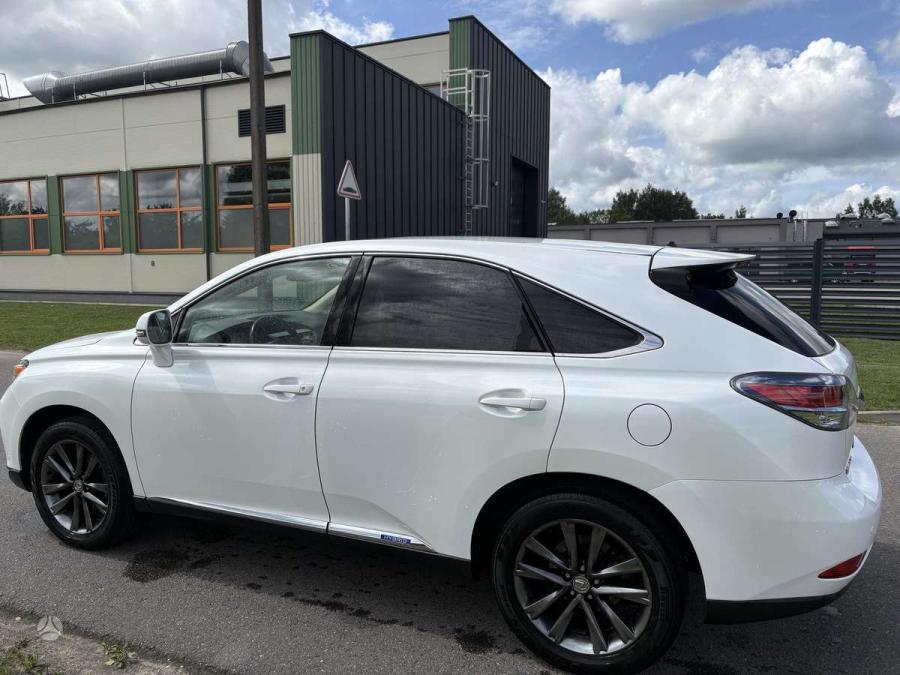 White Lexus RX 450h 2012 in Vilnius, with an engine capacity of 3.46 L and mileage of 263 thousand km for 14300 €, photo 8 on AUTOMOTO.COM.LV