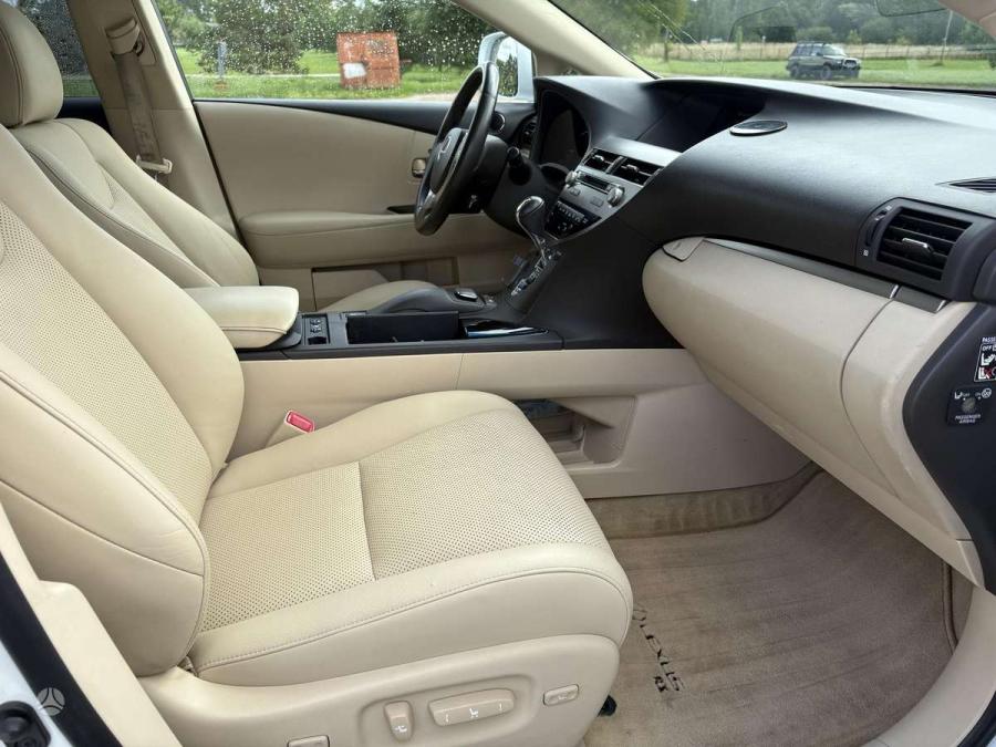 White Lexus RX 450h 2012 in Vilnius, with an engine capacity of 3.46 L and mileage of 263 thousand km for 14300 €, photo 15 on AUTOMOTO.COM.LV