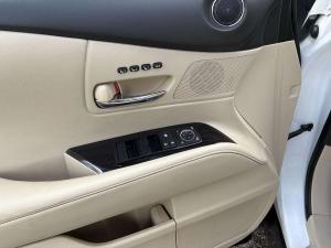 White Lexus RX 450h 2012 in Vilnius, with an engine capacity of 3.46 L and mileage of 263 thousand km for 14300 €, photo 19 on AUTOMOTO.COM.LV