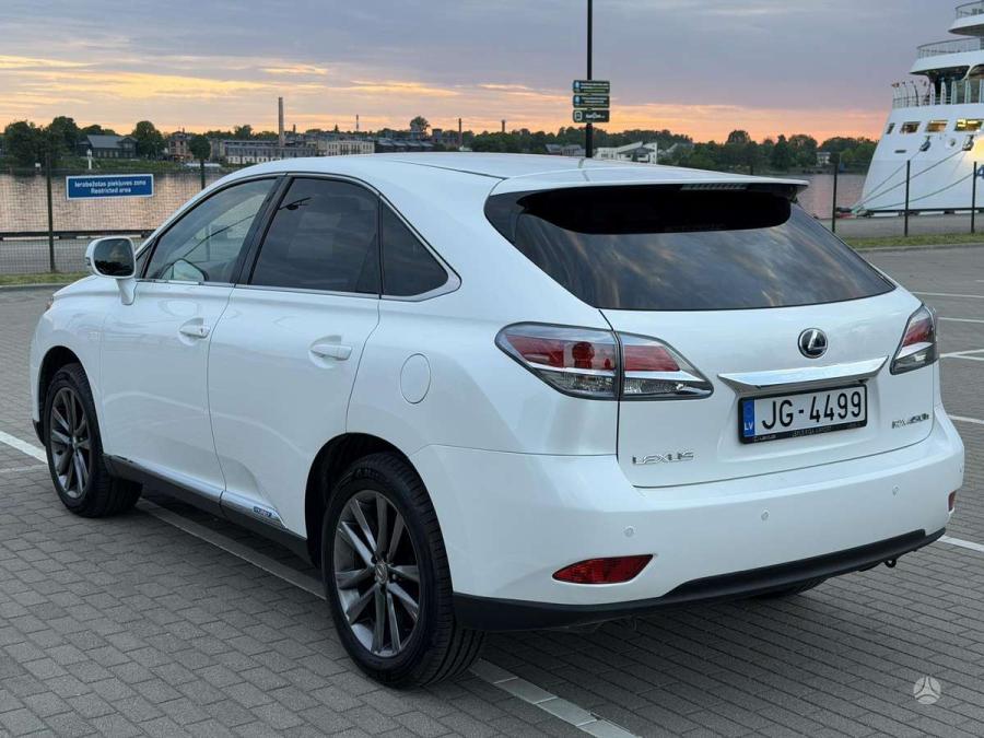 Balts Lexus RX 450h 2013 Rīga, ar dzinēja tilpumu 3.50 L un nobraukumu 145 tūkst. km par 16490 €, foto 8 vietnē AUTOMOTO.COM.LV